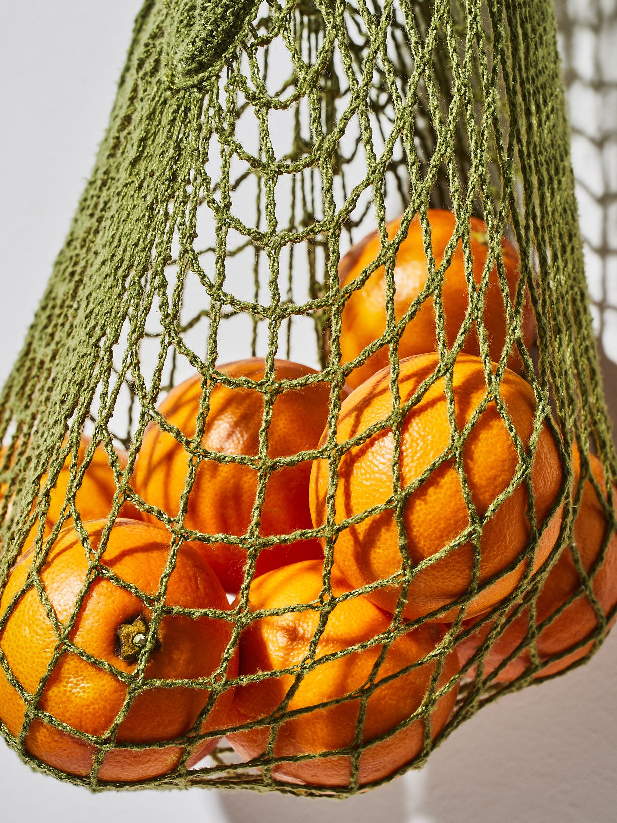 Blood oranges: What is the secret behind their color, and why do we ...