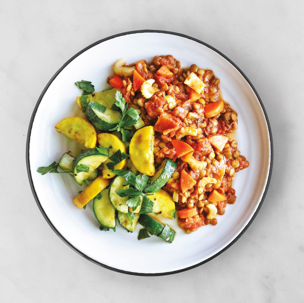 Linsenbolognese mit Zucchinigemüse | Rezept | Kitchen Stories