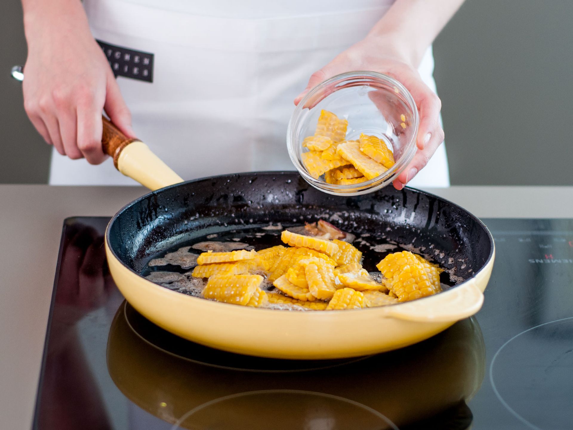 Pork chops with corn salad | Recipe | Kitchen Stories