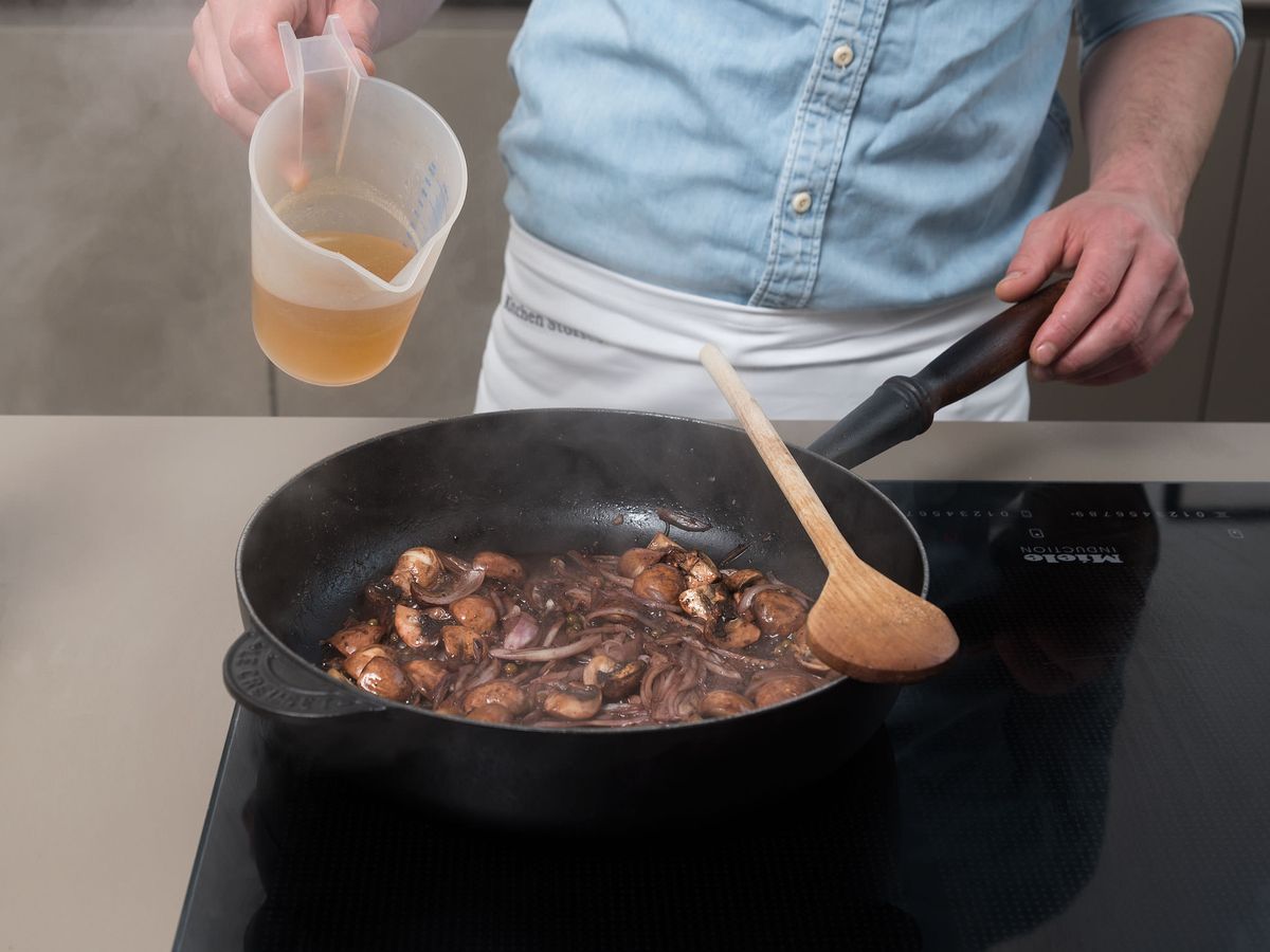 Tagliatelle with beef and creamy pepper sauce | Recipe | Kitchen Stories