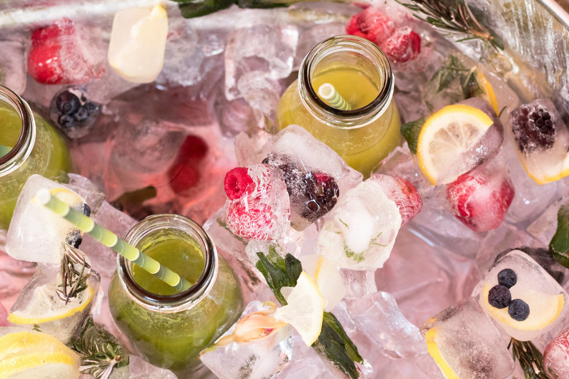 Ice cold in record time: How to chill drinks in just 15 minutes ...