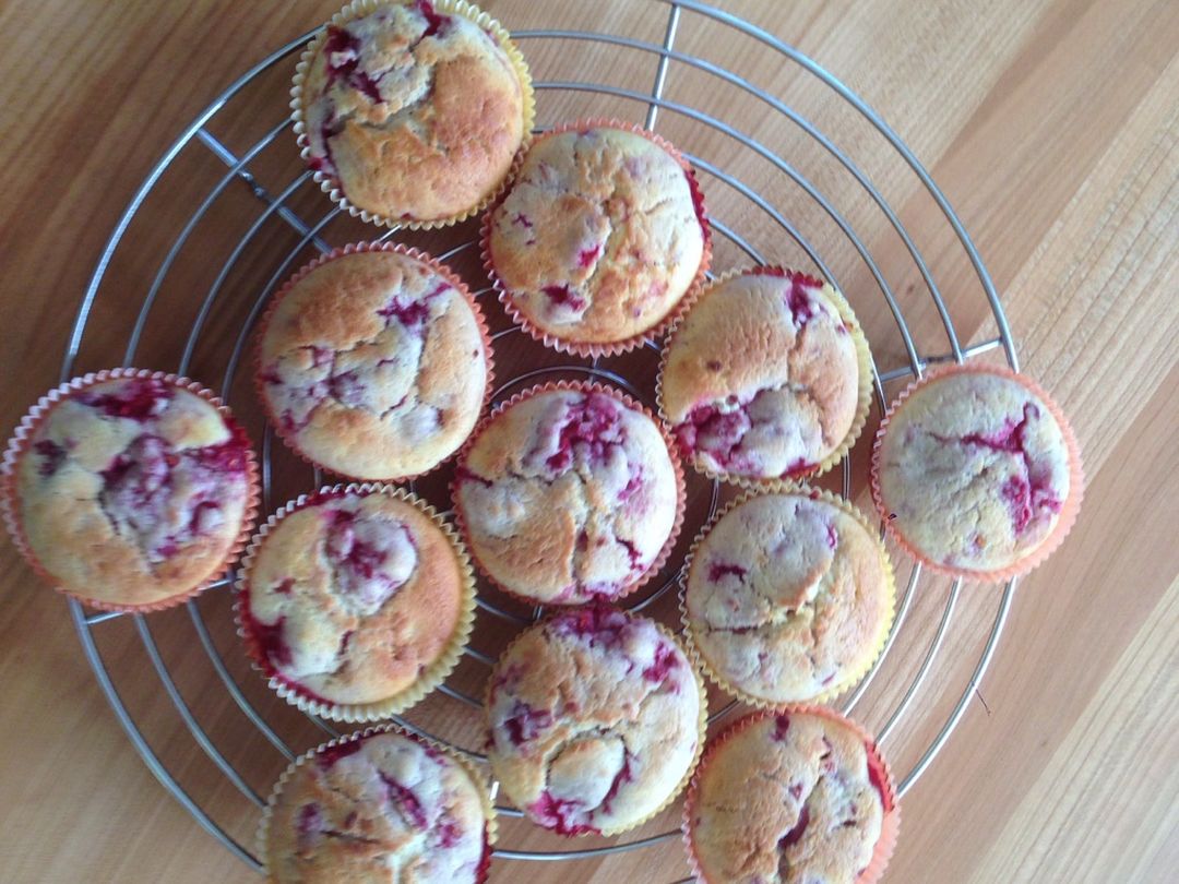 Raspberry muffins | Recipe | Kitchen Stories