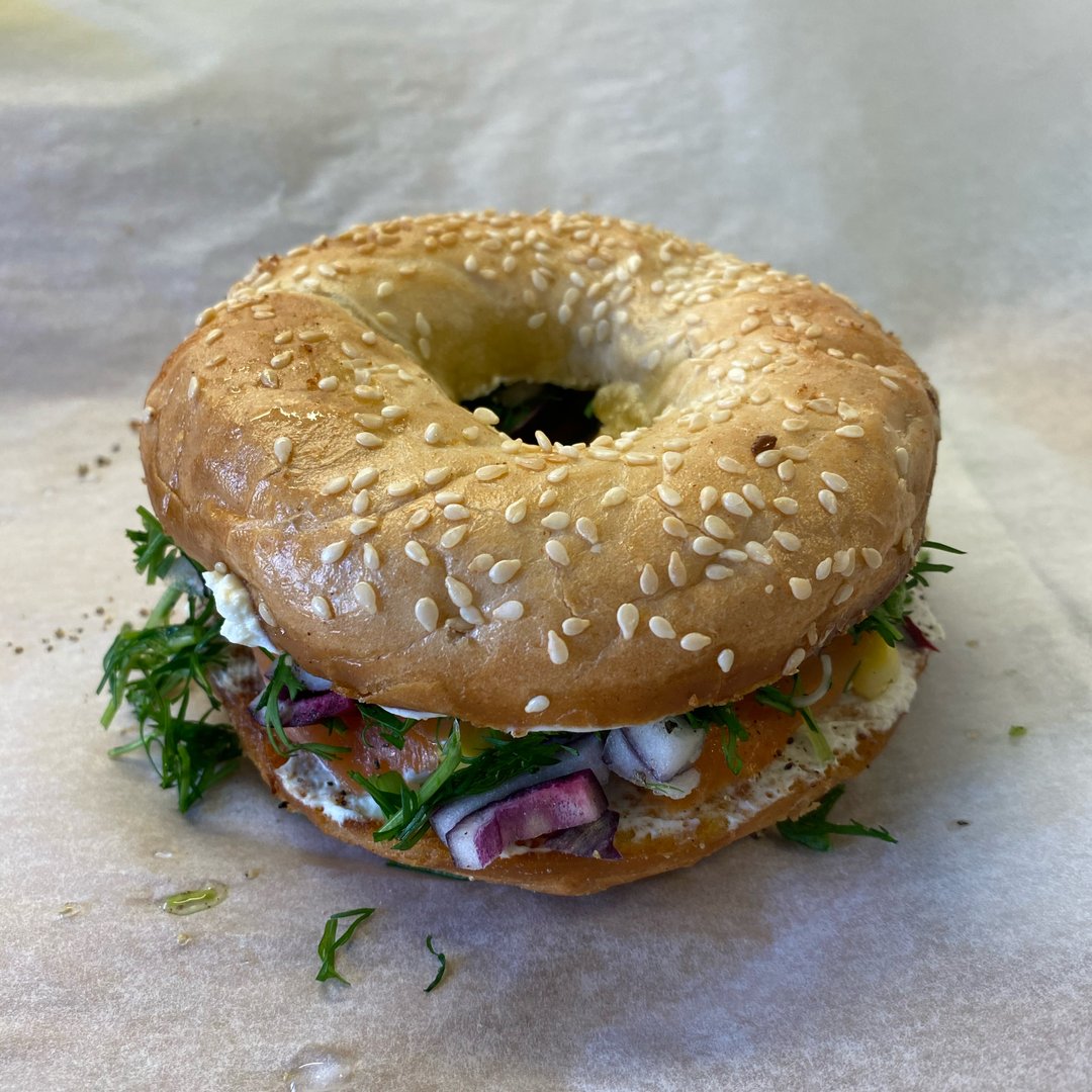 Bagel with smoked salmon | Recipe | Kitchen Stories