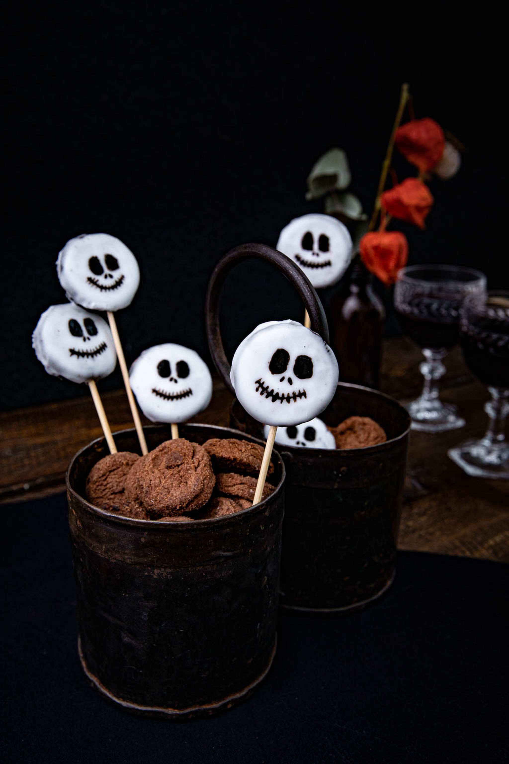 11 Scary Snacks to Take Your Halloween Party to the Next Level ...