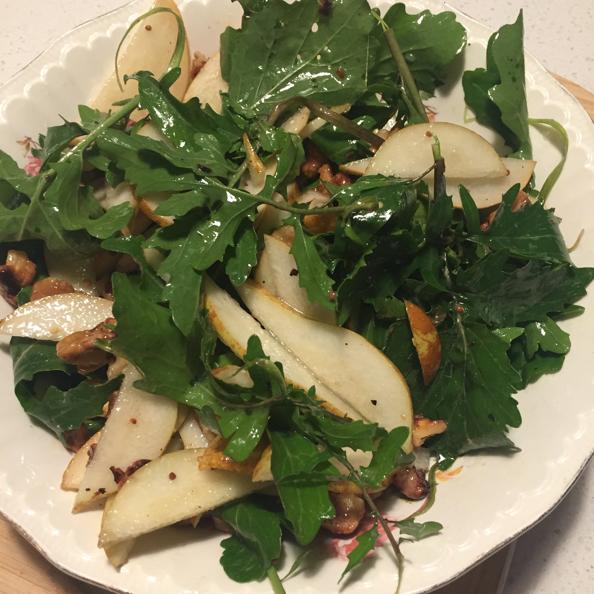Rocket, Pear & walnut salad | Recipe | Kitchen Stories
