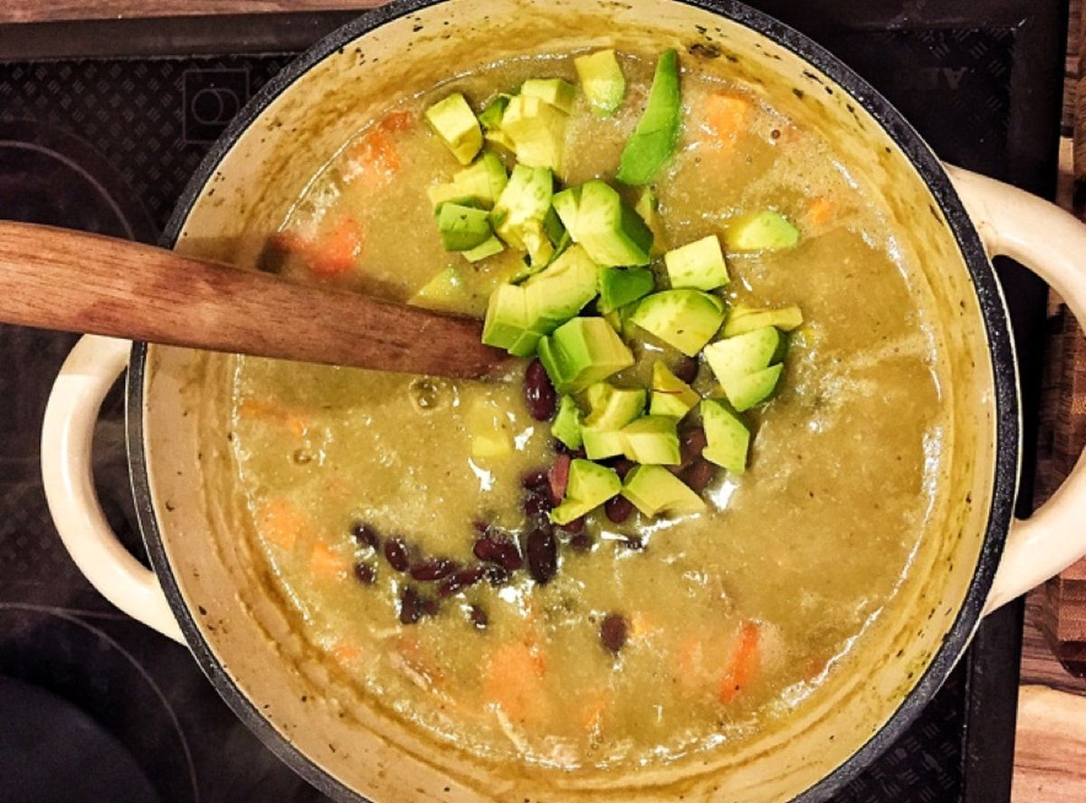 Cuban-style chicken soup | Recipe | Kitchen Stories