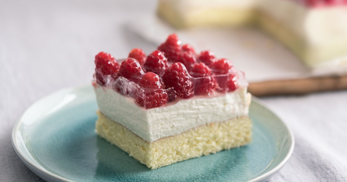 Raspberry sheet cake | Recipe | Kitchen Stories