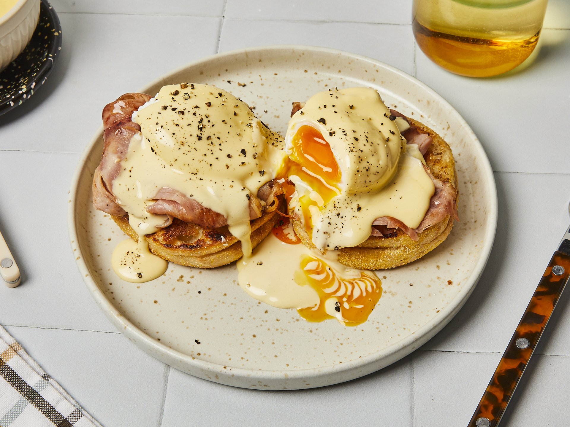 Easy homemade Eggs Benedict | Recipe | Kitchen Stories