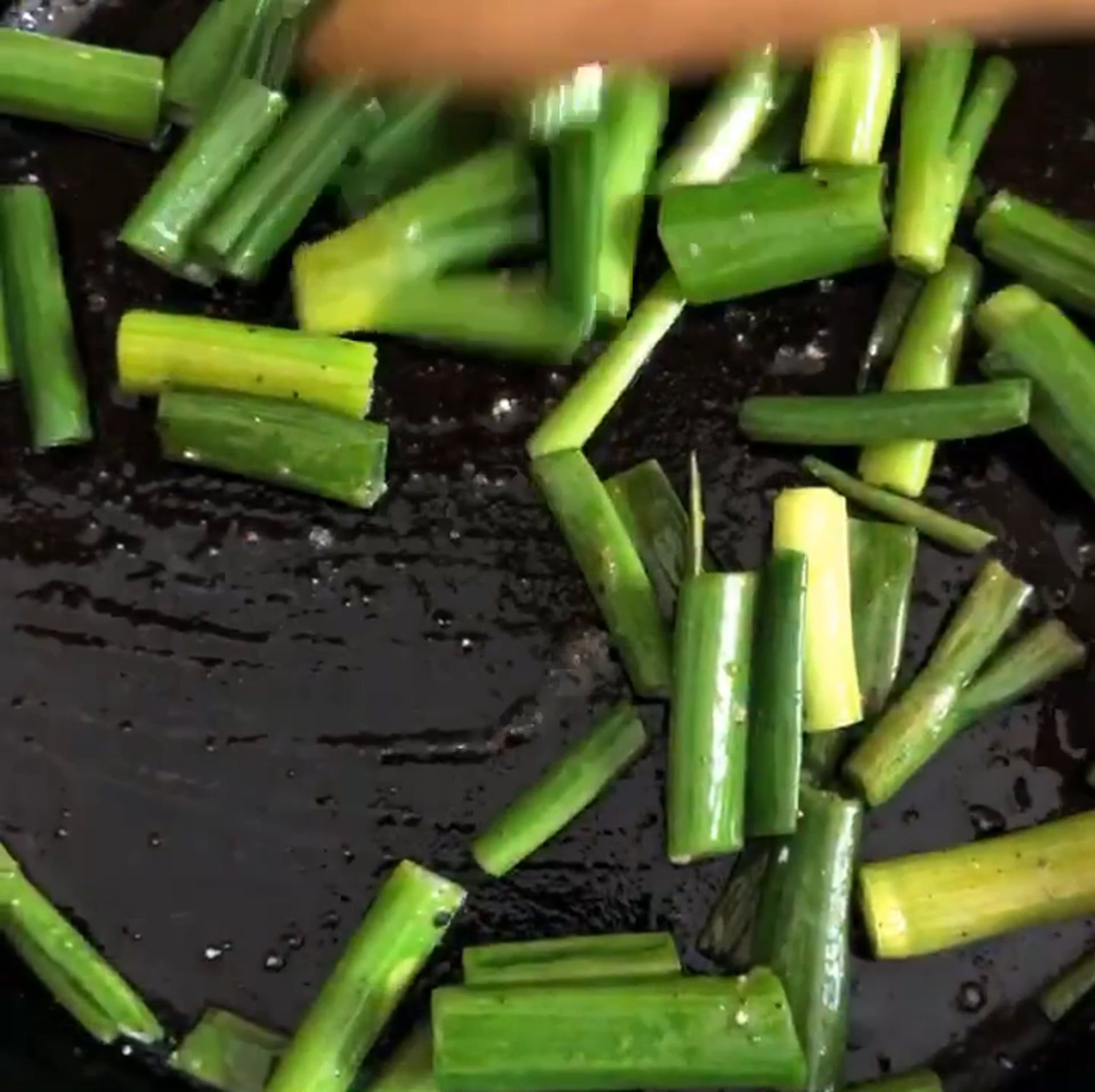 Creamy charred scallion dip | Recipe | Kitchen Stories