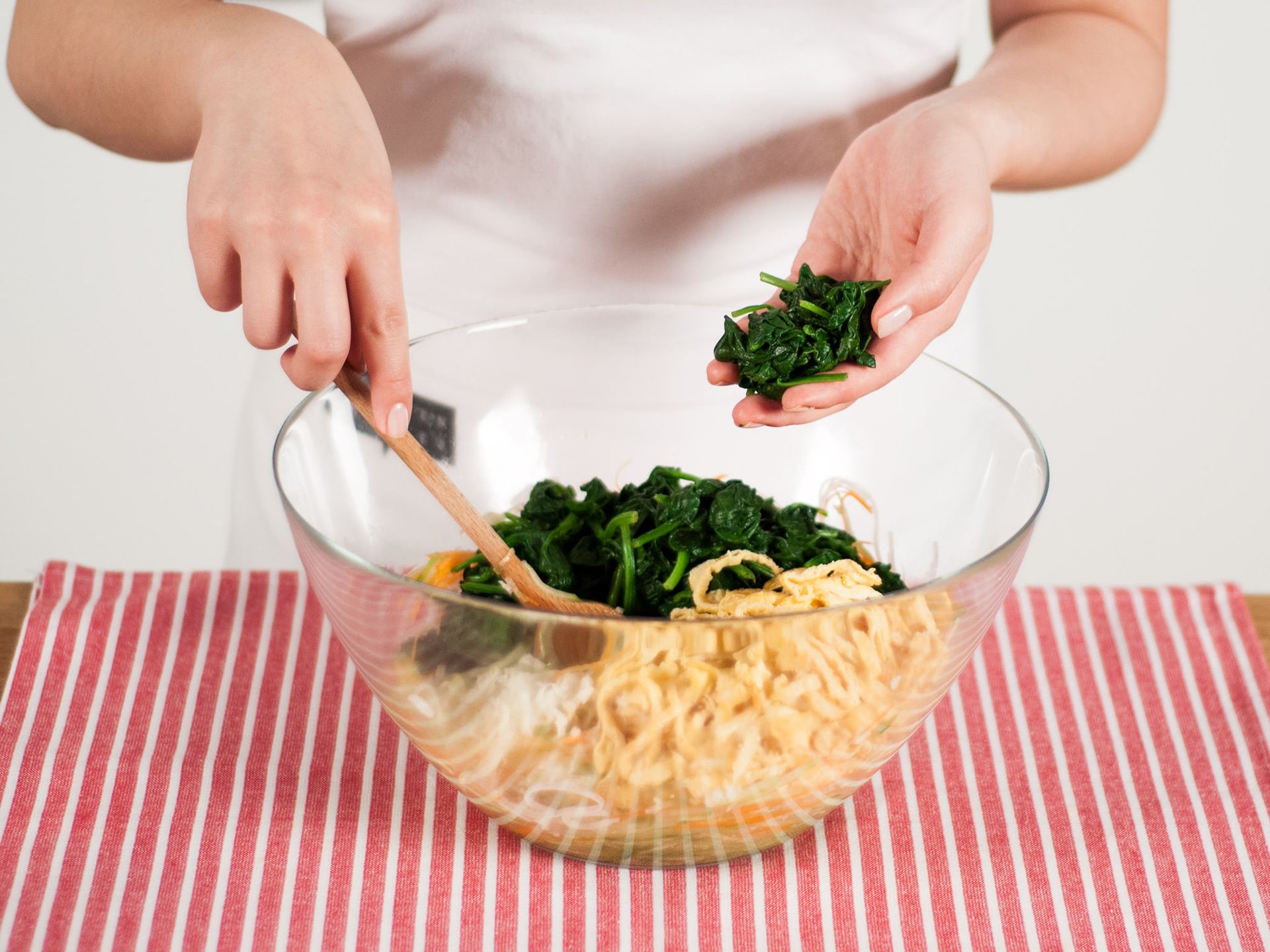 Colorful chiffonade salad | Recipe | Kitchen Stories