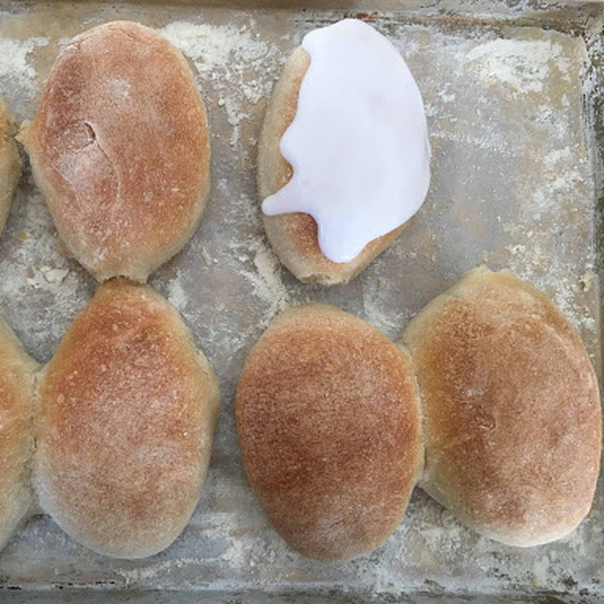 Heavenly iced buns | Recipe | Kitchen Stories