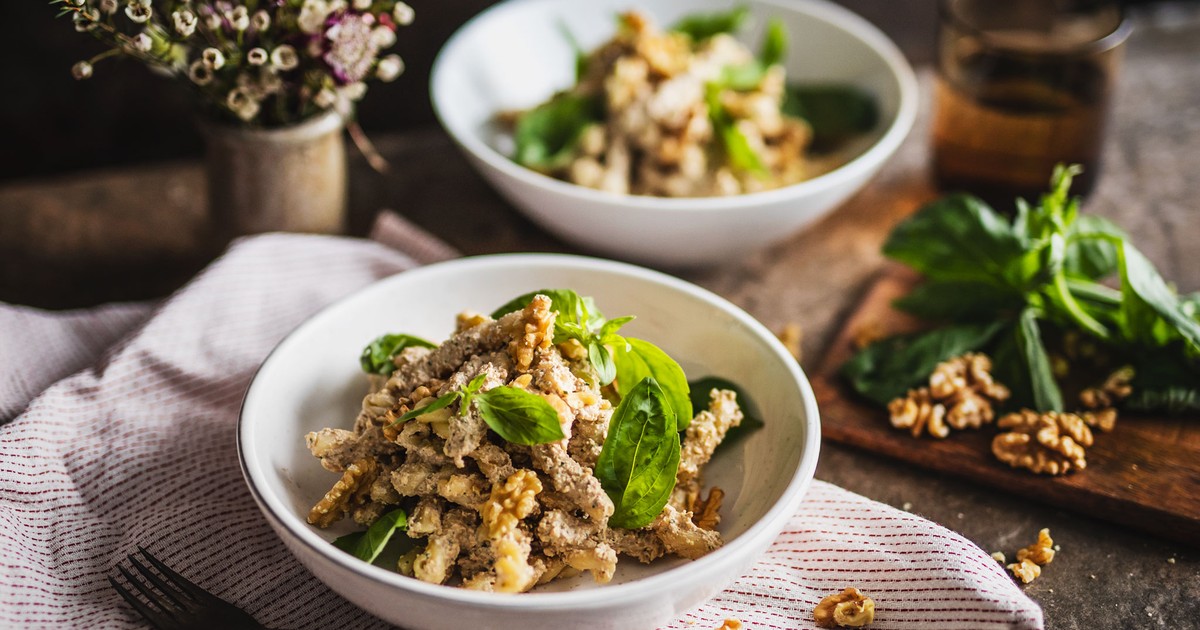 Pasta with walnut-ricotta pesto | Recipe | Kitchen Stories