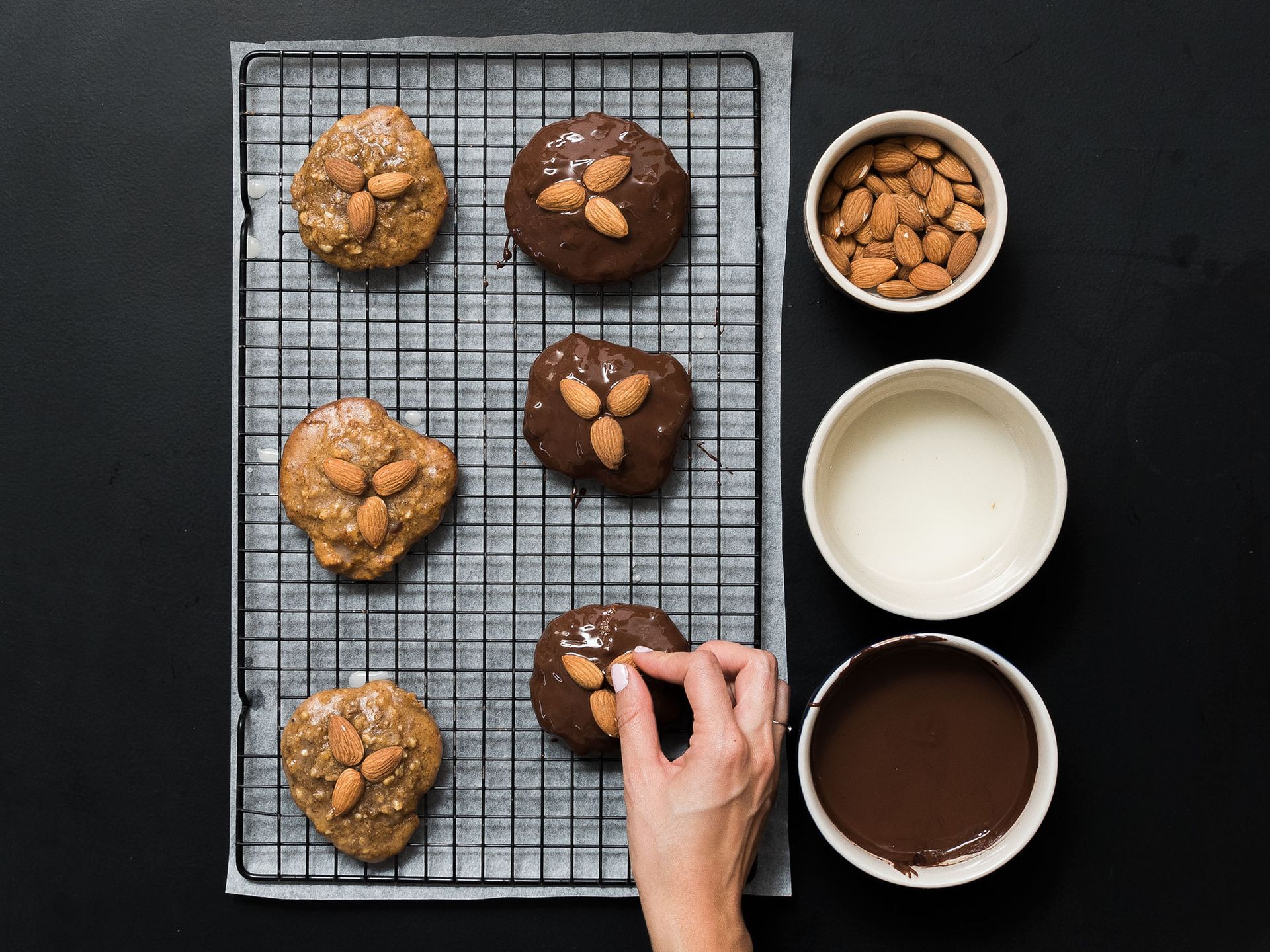 Elisen gingerbread | Recipe | Kitchen Stories