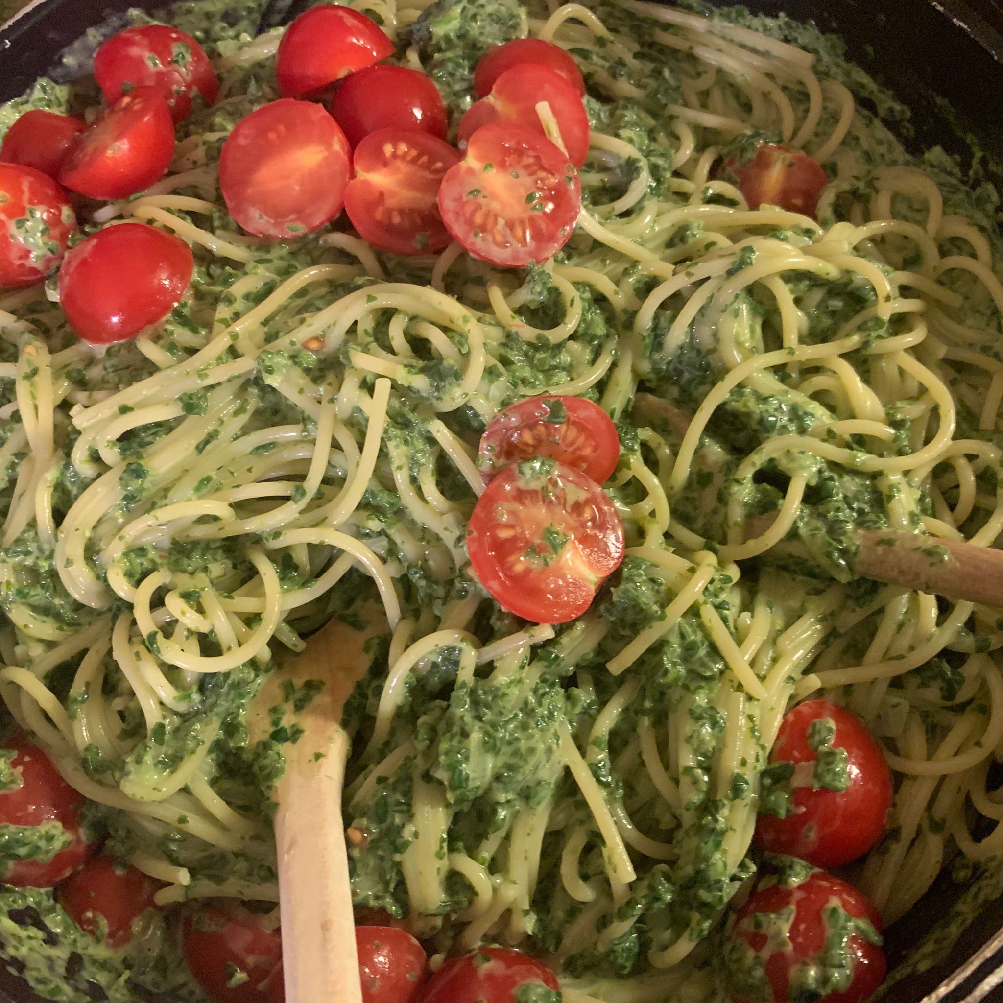 Spaghetti mit Spinat-Frischkäse-Soße | Rezept | Kitchen Stories