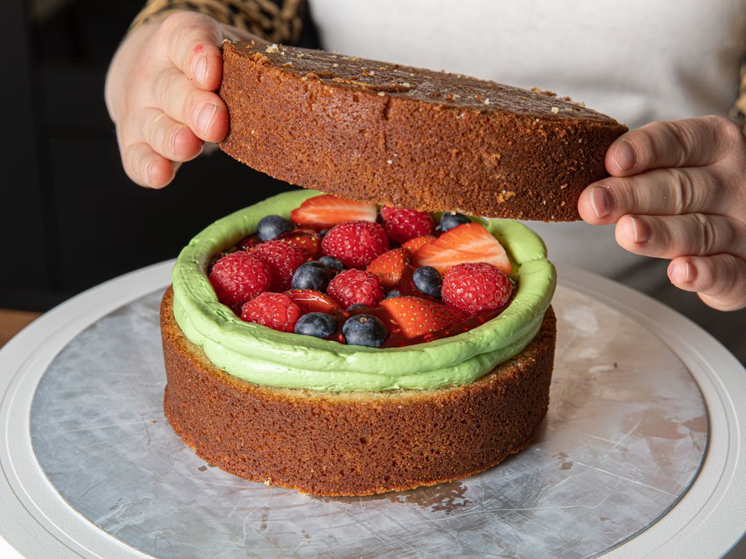 Hanna macht eine minimalistische Mini-Torte | Rezept | Kitchen Stories