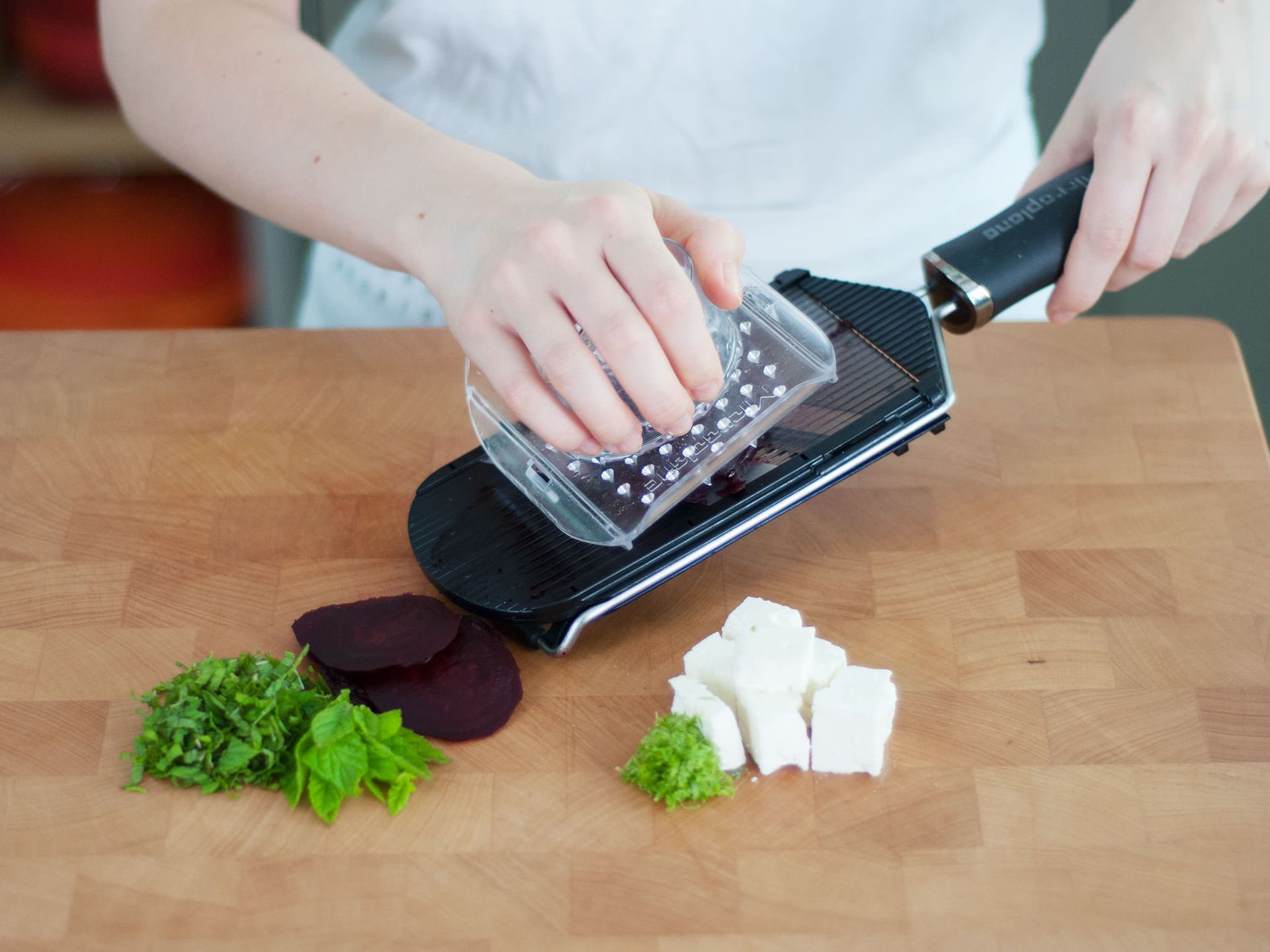 Beet salad with citrusy dressing | Recipe | Kitchen Stories