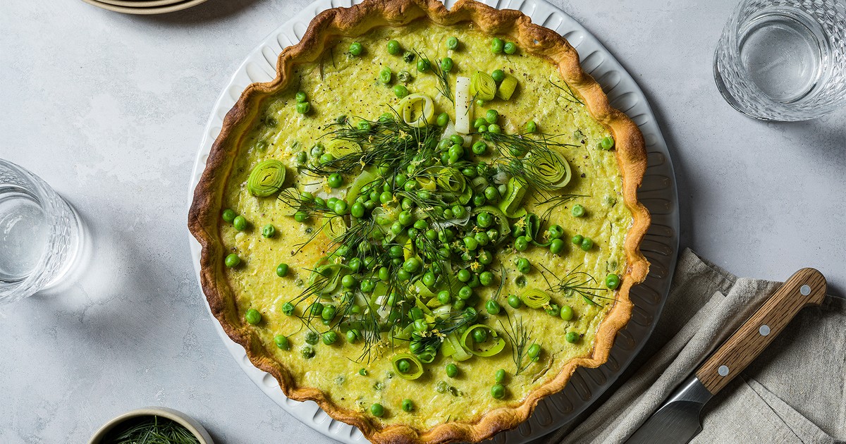 Spring vegetable quiche with potatoes and peas | Recipe | Kitchen Stories