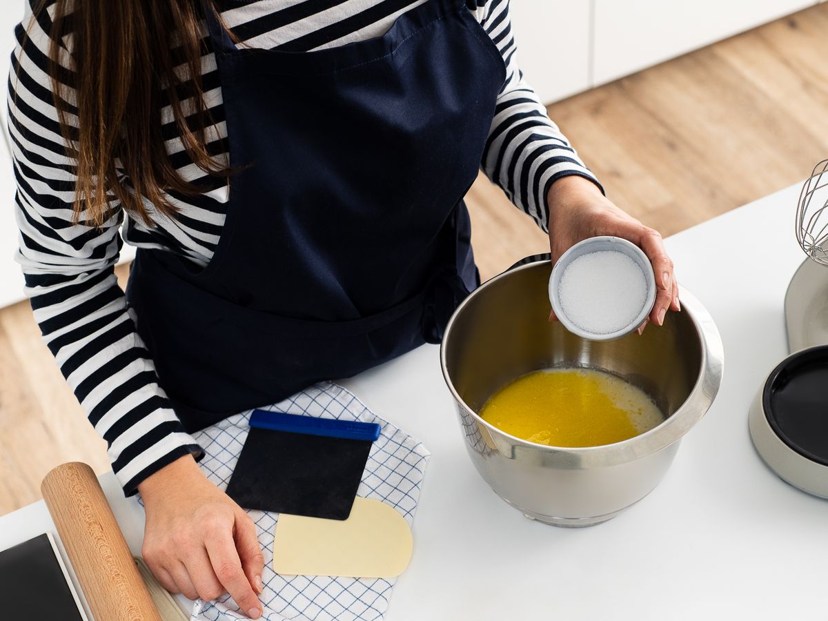 Make sticky cinnamon buns with Ruby | Recipe | Kitchen Stories