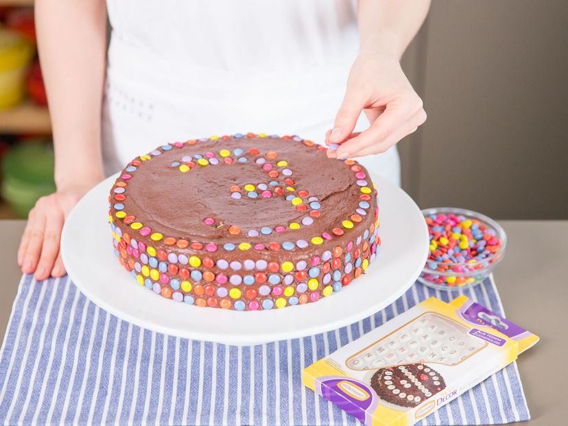 Smarties cake | Recipe | Kitchen Stories