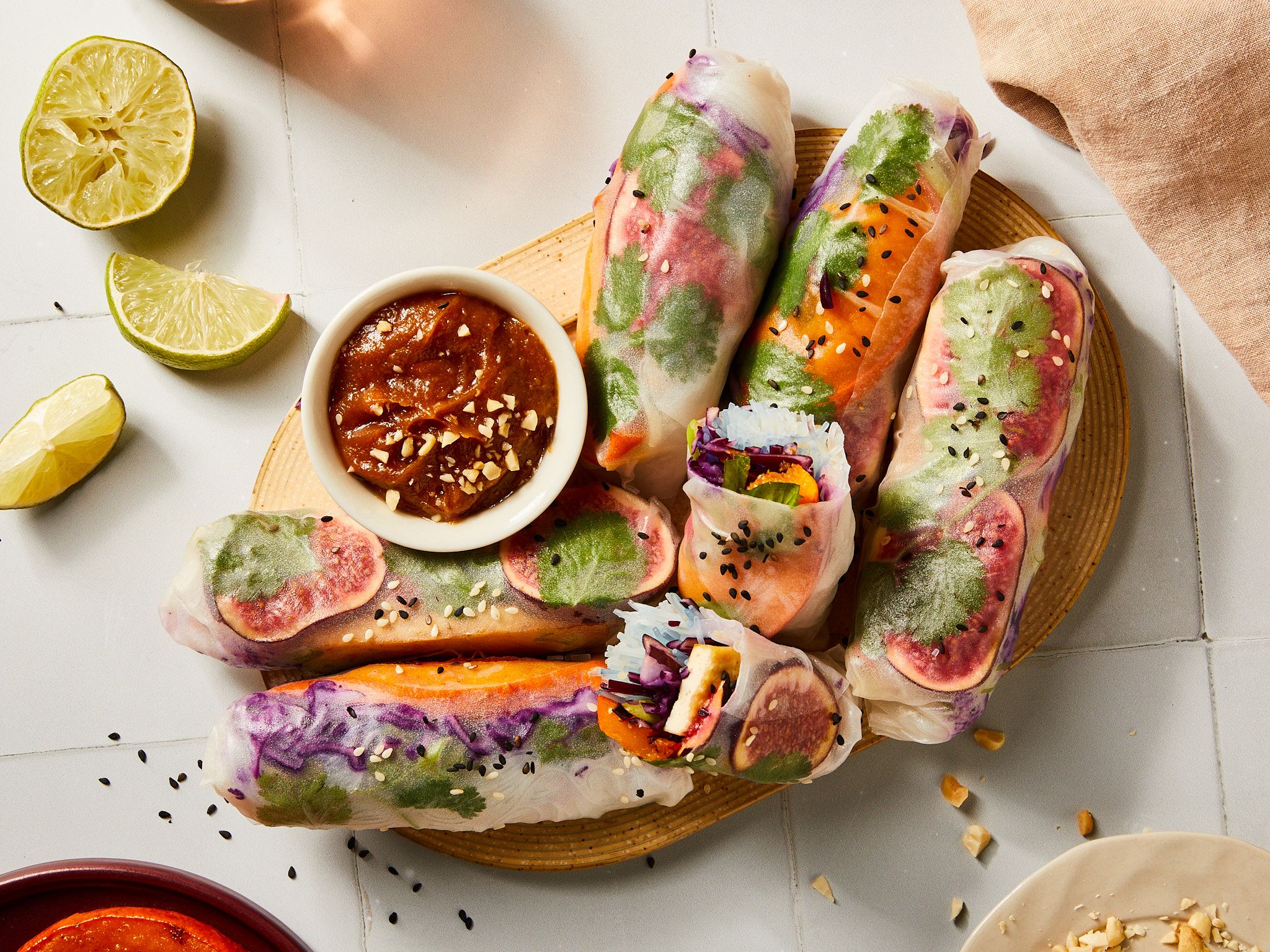 Autumn rolls with spiced peanut dip | Recipe | Kitchen Stories