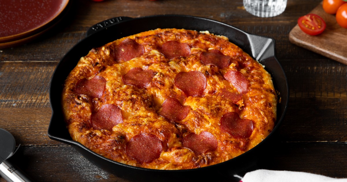 Skillet pepperoni pizza | Recipe | Kitchen Stories