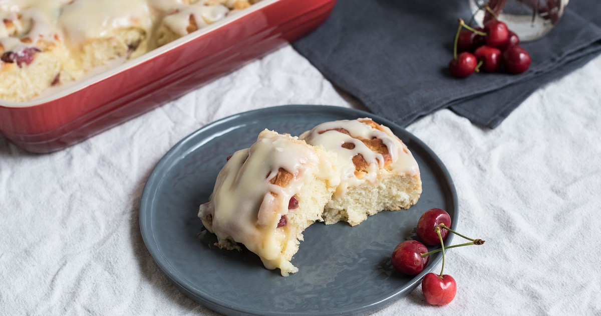 Breakfast cherry rolls | Recipe | Kitchen Stories