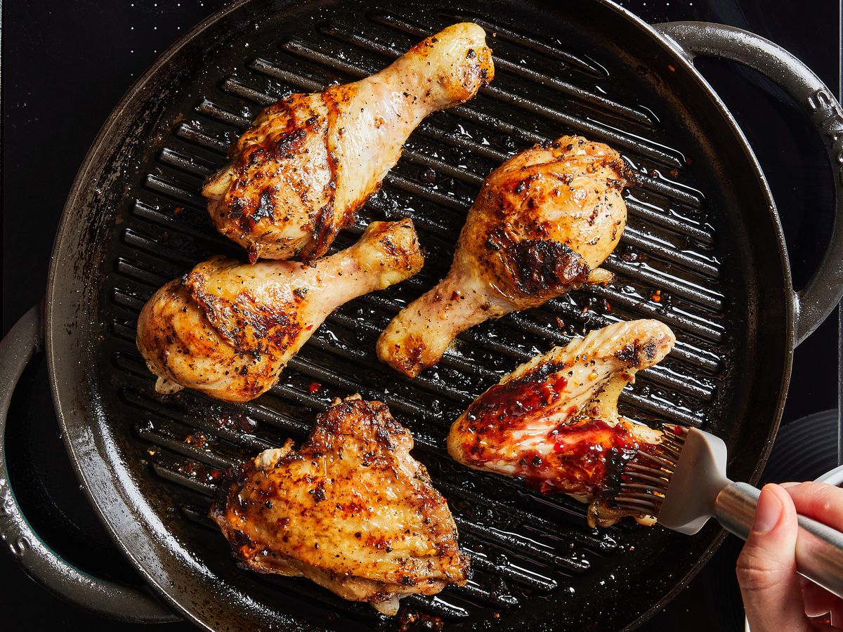 Gegrilltes Hähnchen mit fruchtig-scharfer Glasur | Rezept | Kitchen Stories
