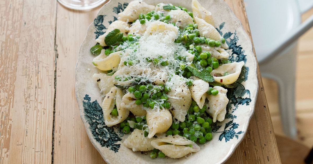 Spring pasta with peas and mint | Recipe | Kitchen Stories