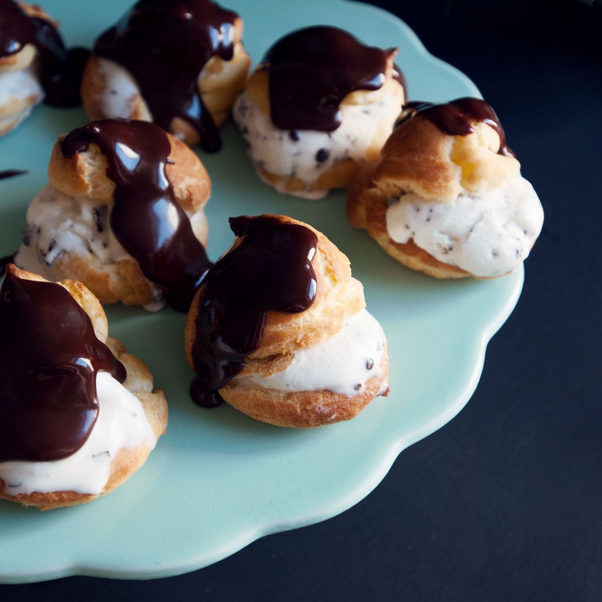 Ice cream-filled profiteroles | Recipe | Kitchen Stories