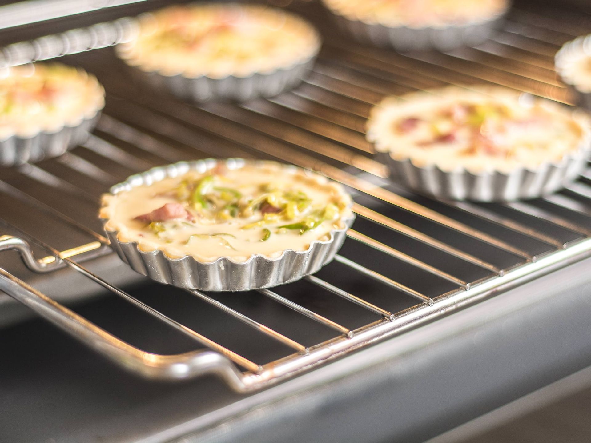Mini quiche Lorraine | Recipe | Kitchen Stories