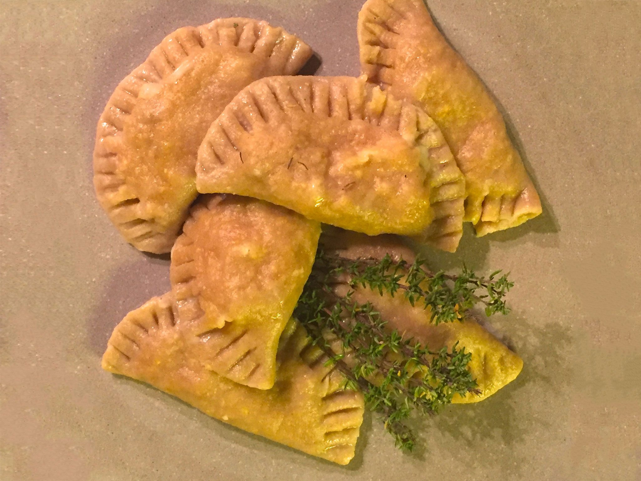 Mezzelune with Gorgonzola, pear, and bacon | Recipe | Kitchen Stories