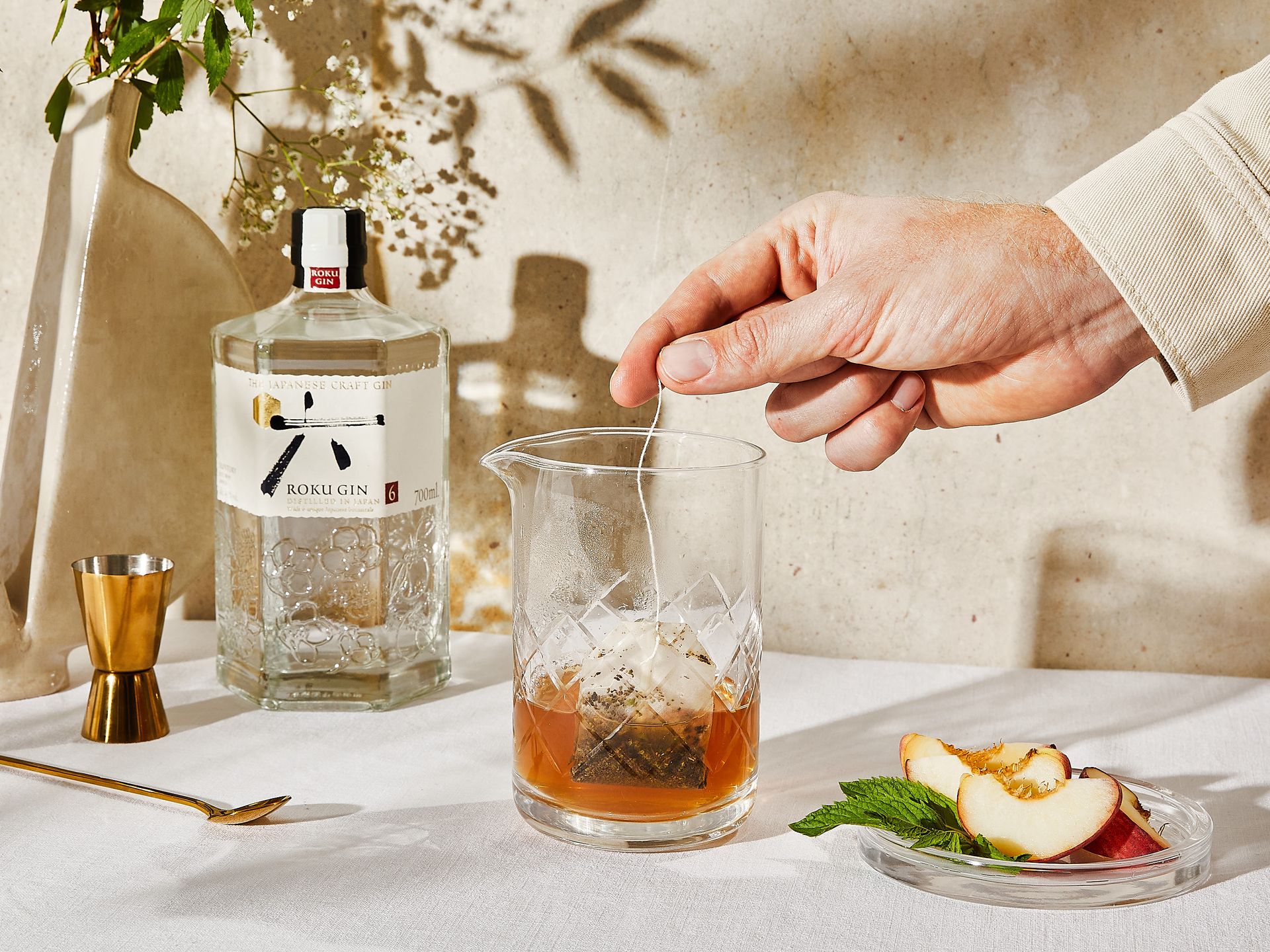 Peach Gin Iced Tea | Recipe | Kitchen Stories