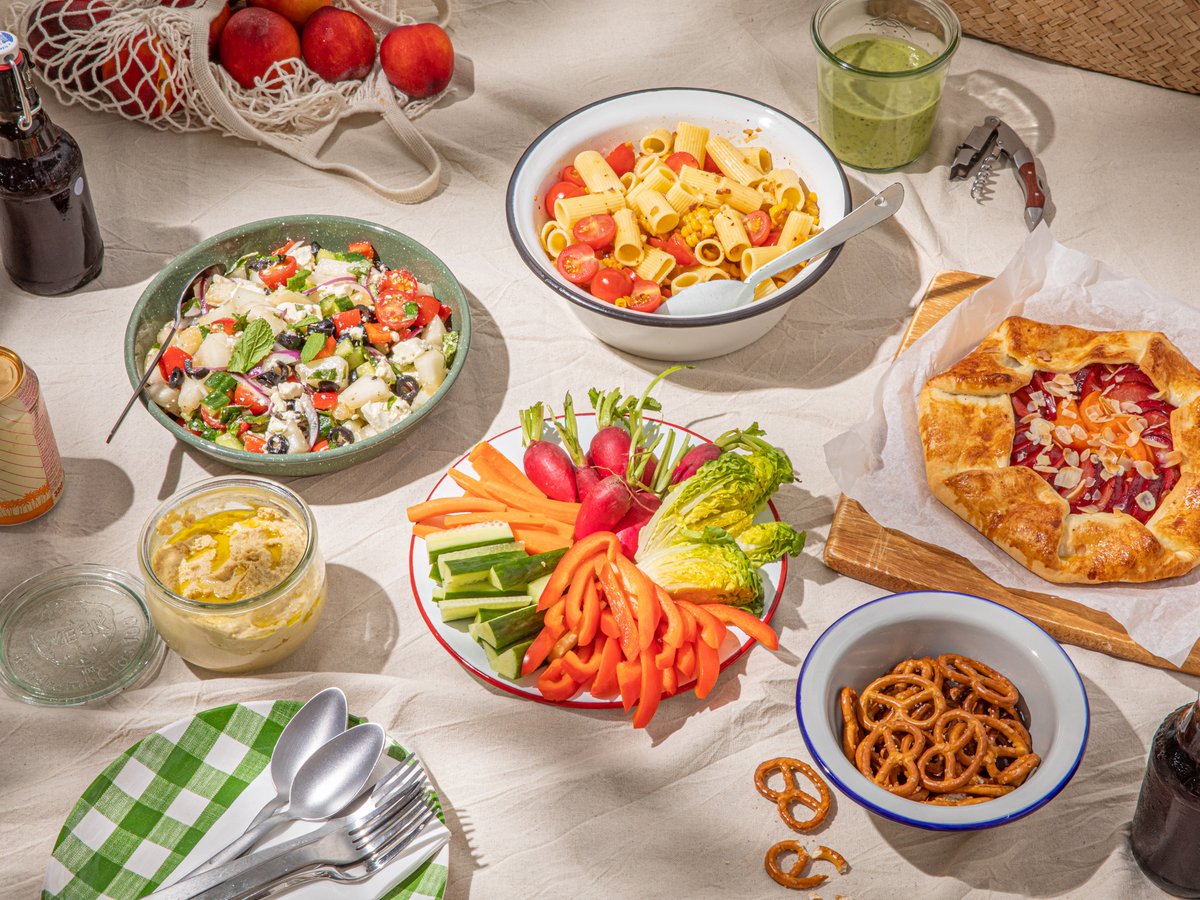 The Cheat Sheet For What to Take To Your Next Picnic | Stories ...