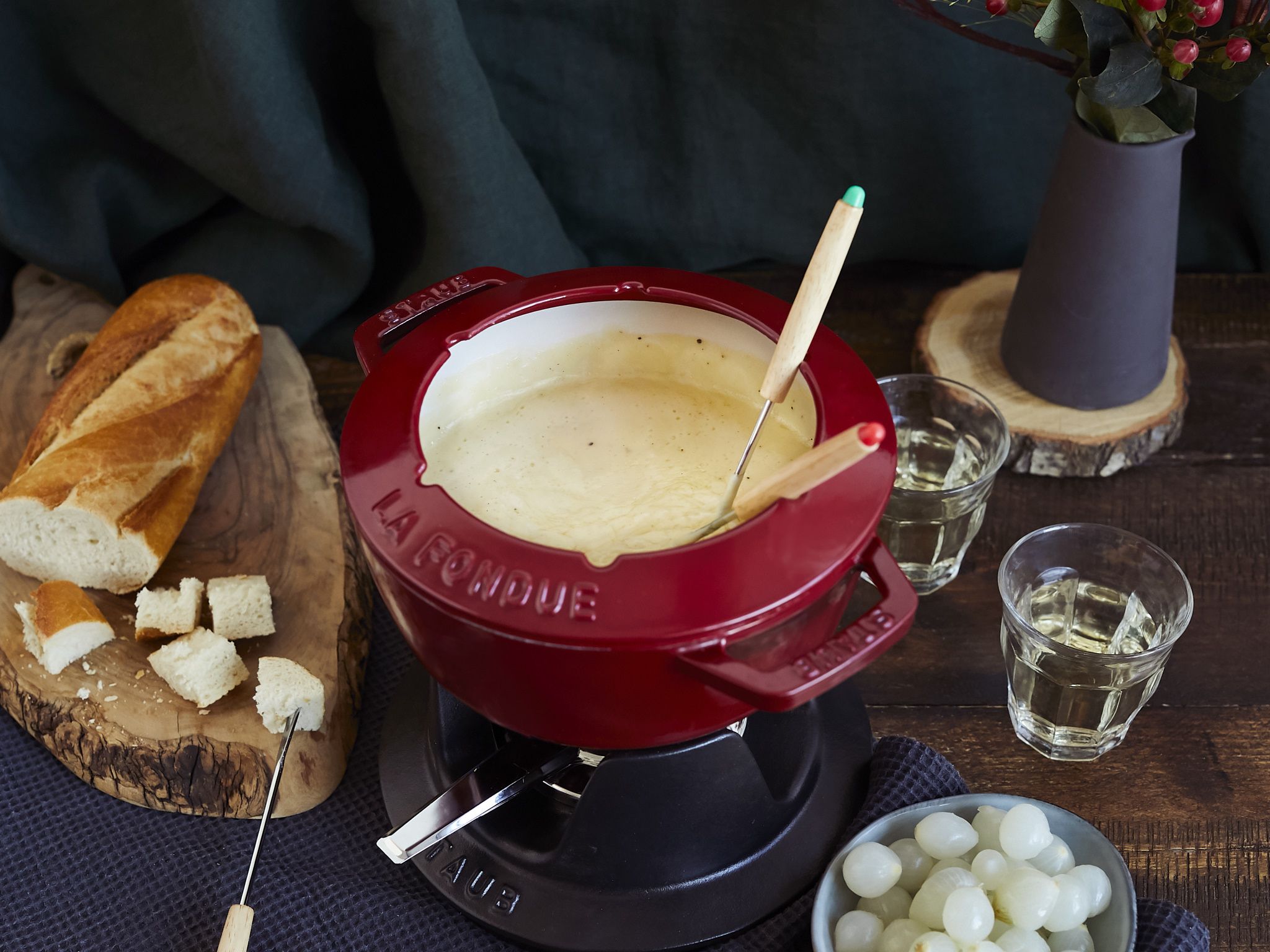 Classic Swiss cheese fondue | Recipe | Kitchen Stories