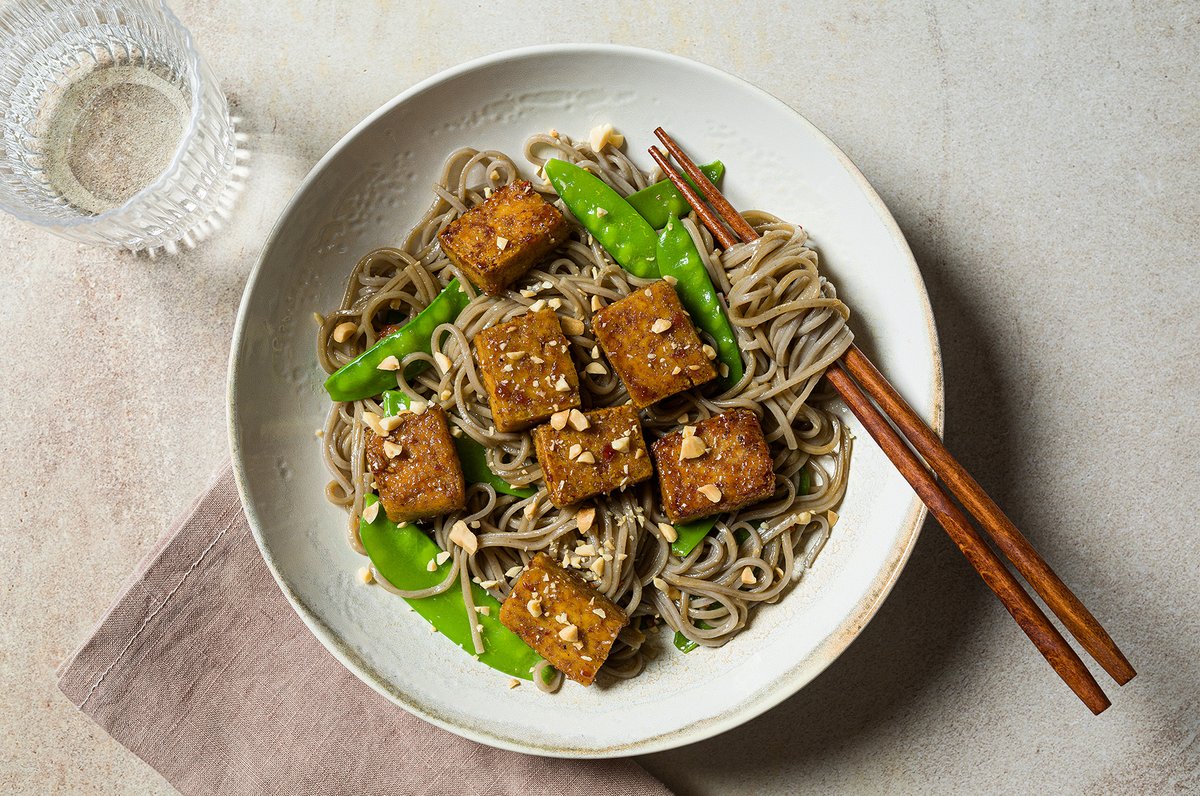 Honey-soy glazed tofu with soba noodles | Recipe | Kitchen Stories