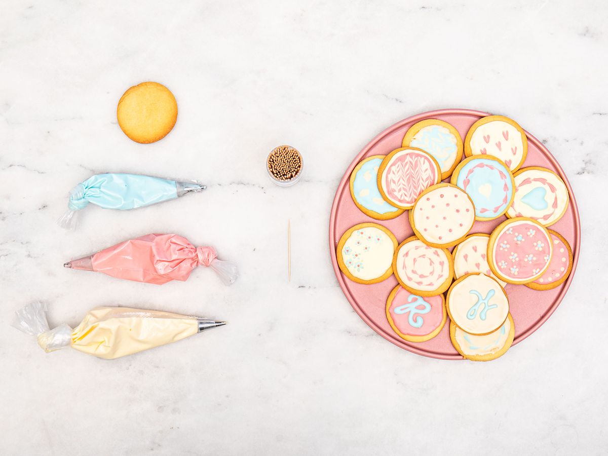 How to flood royal icing | Recipe | Kitchen Stories