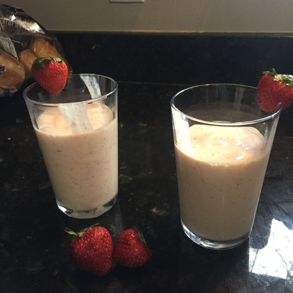 Strawberry Mango Smoothie | Recipe | Kitchen Stories