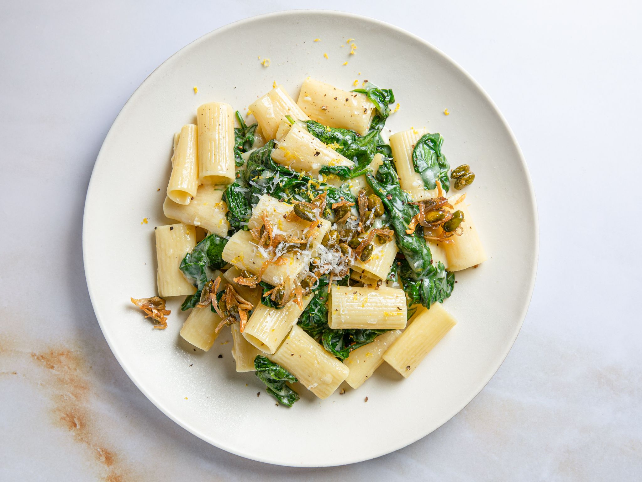 Creamy spinach pasta with caramelized shallots | Recipe | Kitchen Stories