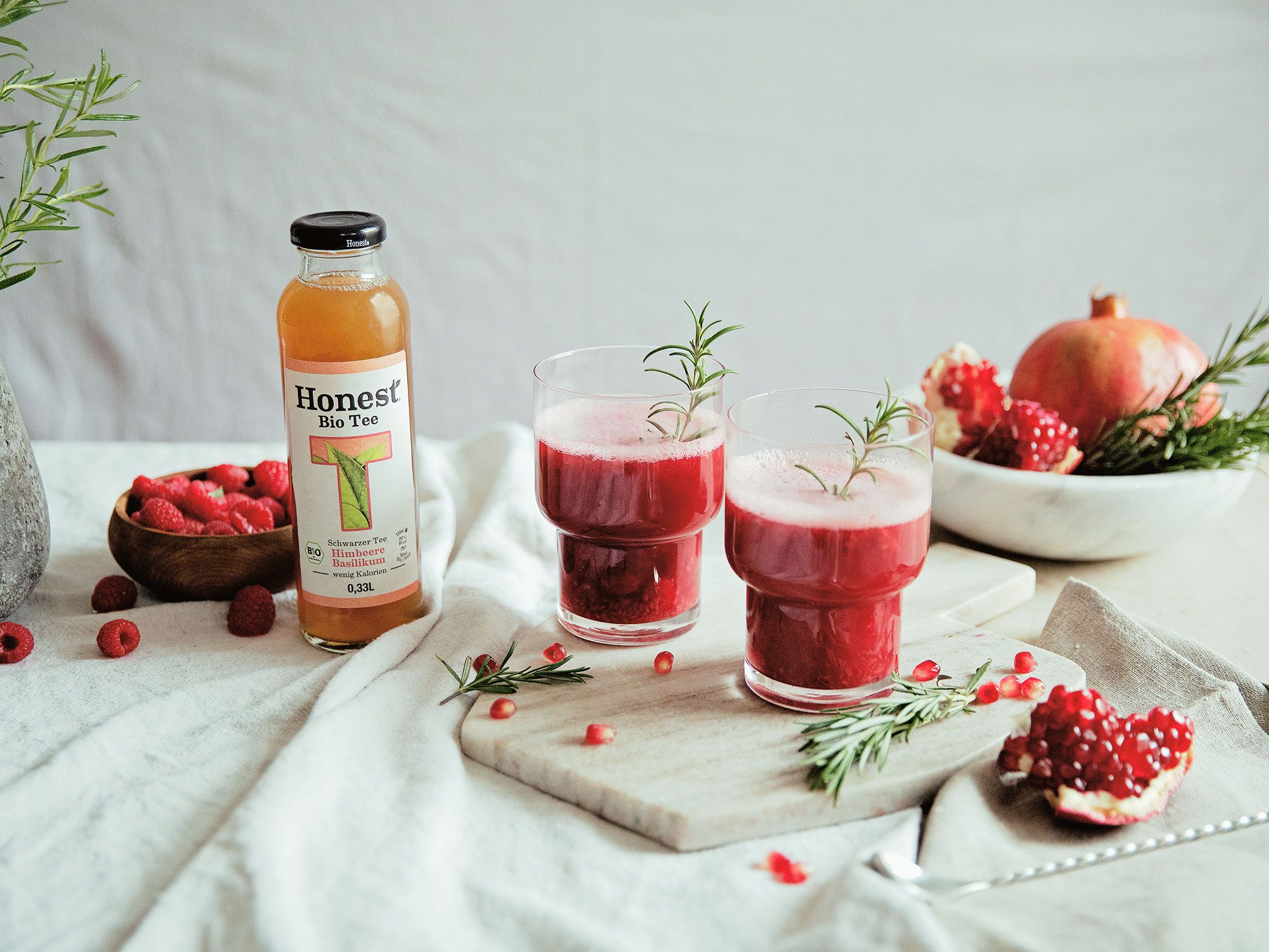 Himbeer-Eistee-Sour mit Rosmarin | Rezept | Kitchen Stories
