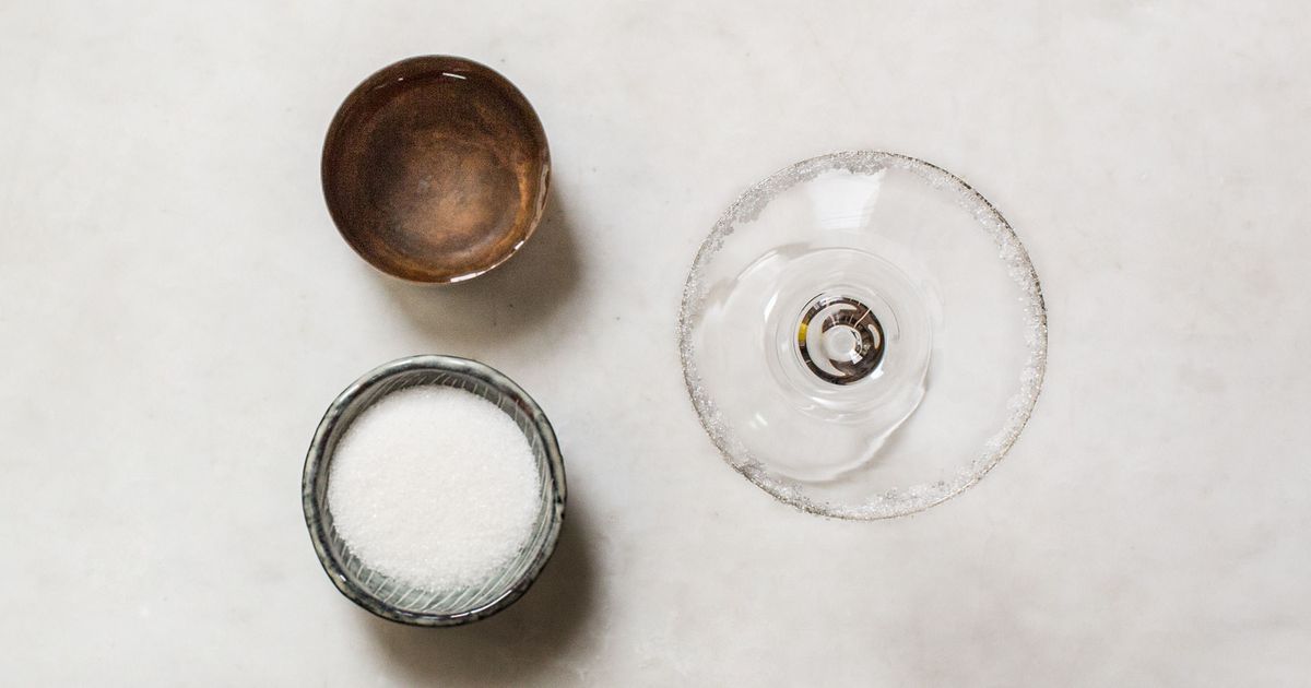 How to sugar rim a cocktail glass | Recipe | Kitchen Stories