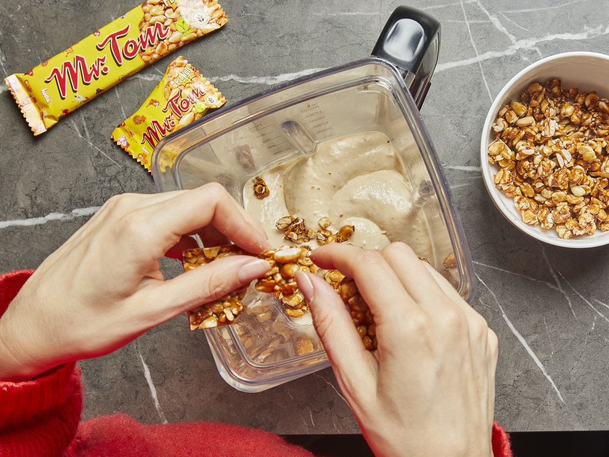 Erdnuss-Nicecream mit Mr. Tom und Schokoladen-Topping | Rezept ...