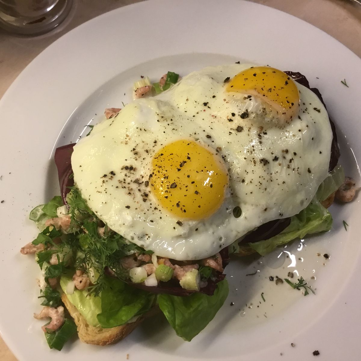 Krabbentoast mit Spiegelei | Rezept | Kitchen Stories