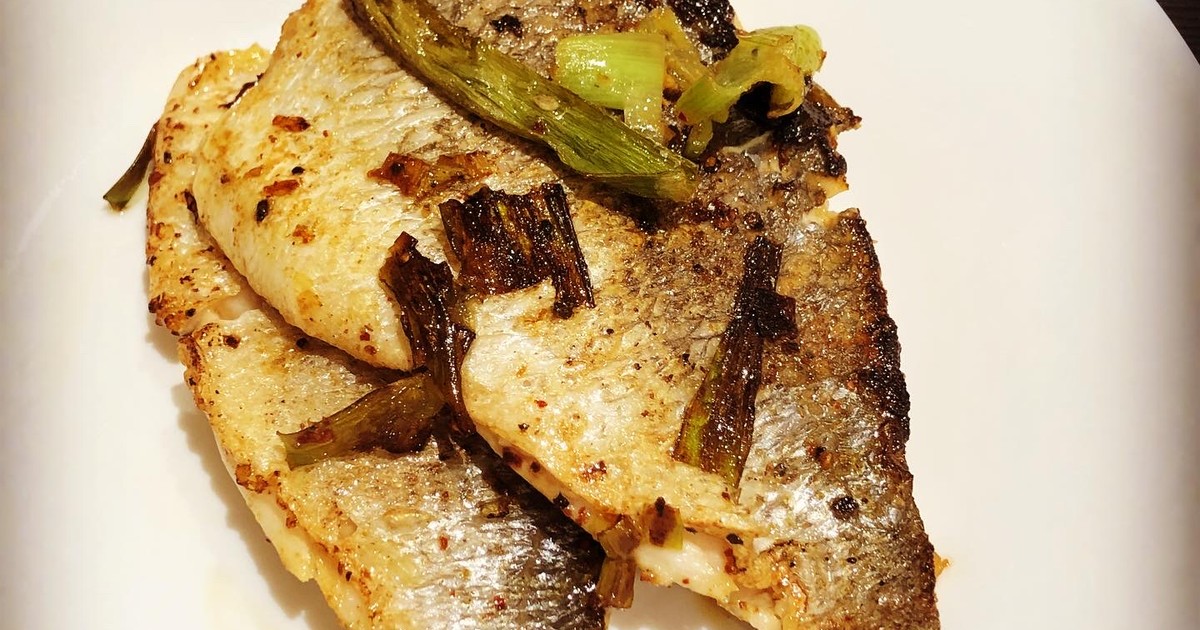 Pan fried crispy skinned sea bass filets | Recipe | Kitchen Stories