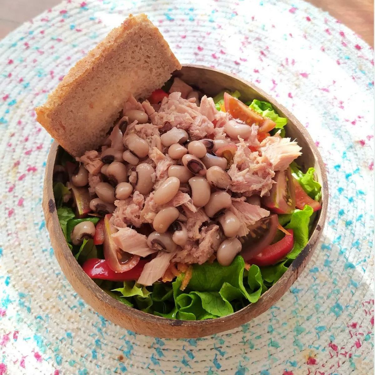 Salad with tuna and legumes | Recipe | Kitchen Stories