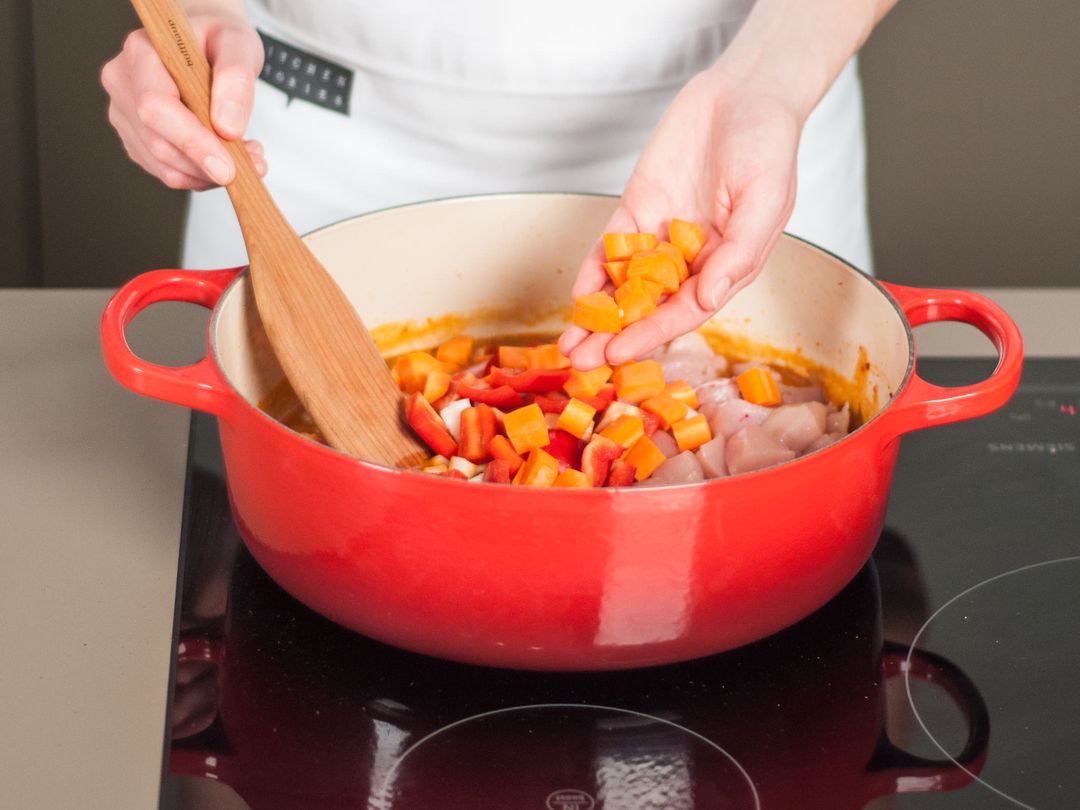 Butter chicken in mildly spiced tomato sauce | Recipe | Kitchen Stories