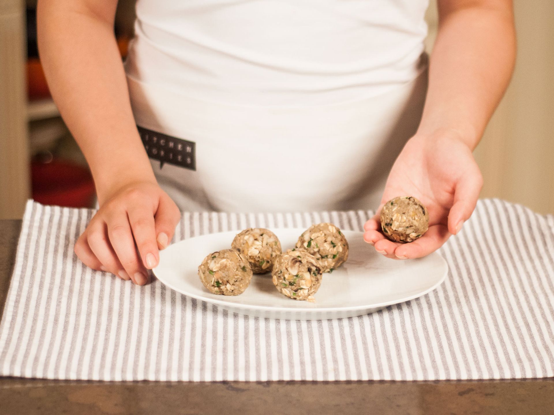 Lentil and mushroom balls | Recipe | Kitchen Stories