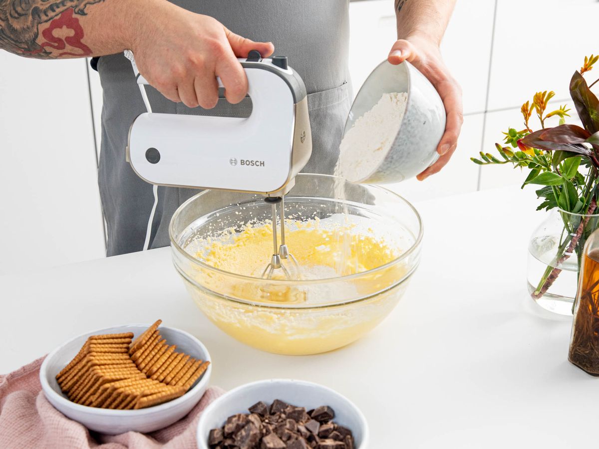 Classic German chocolate pudding sheet cake | Recipe | Kitchen Stories