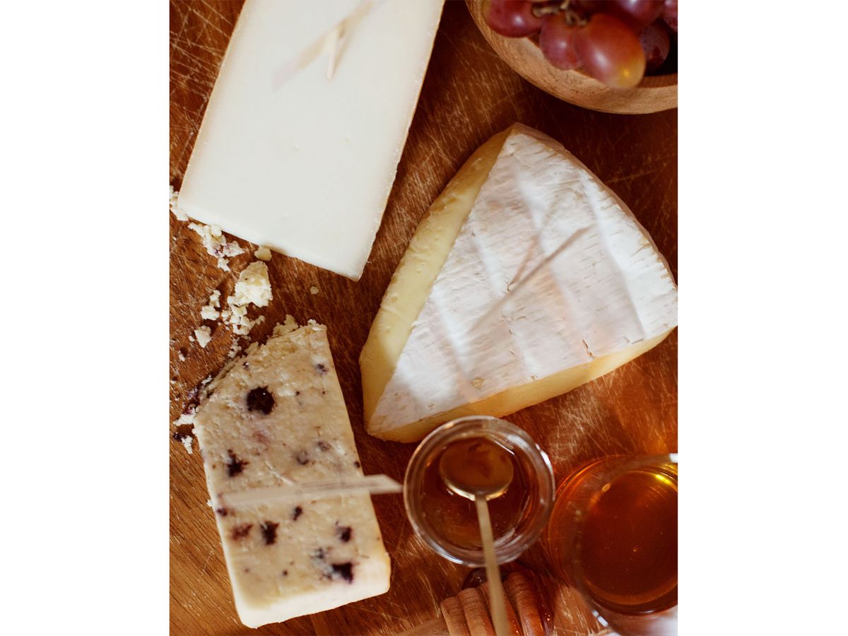 The Essential Elements of a Good Cheeseboard | Stories | Kitchen Stories