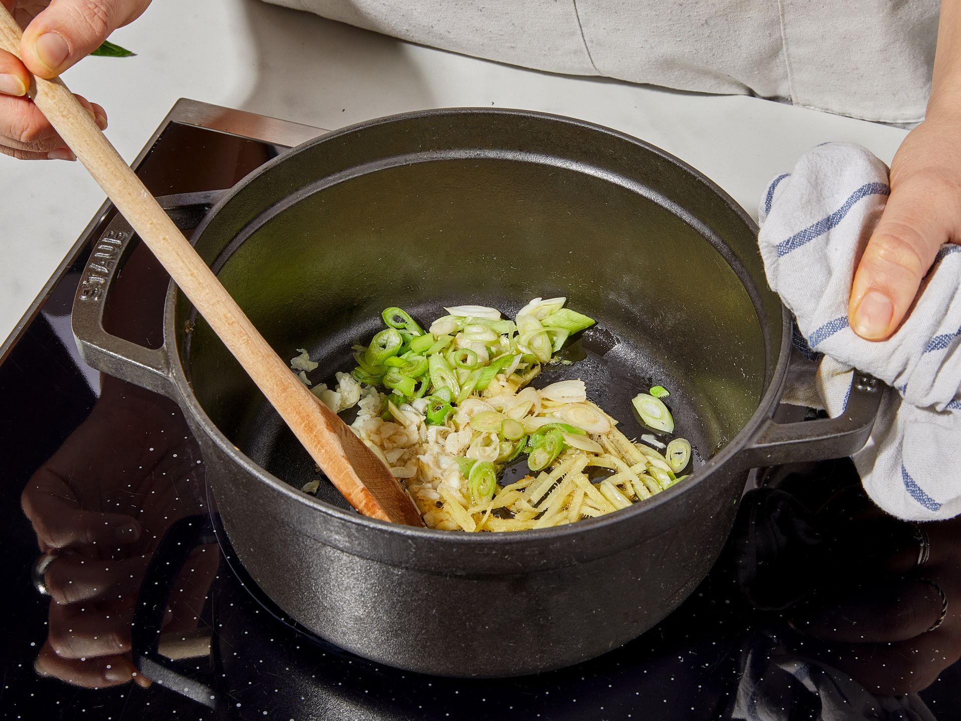 Quick brothy dumpling soup | Recipe | Kitchen Stories