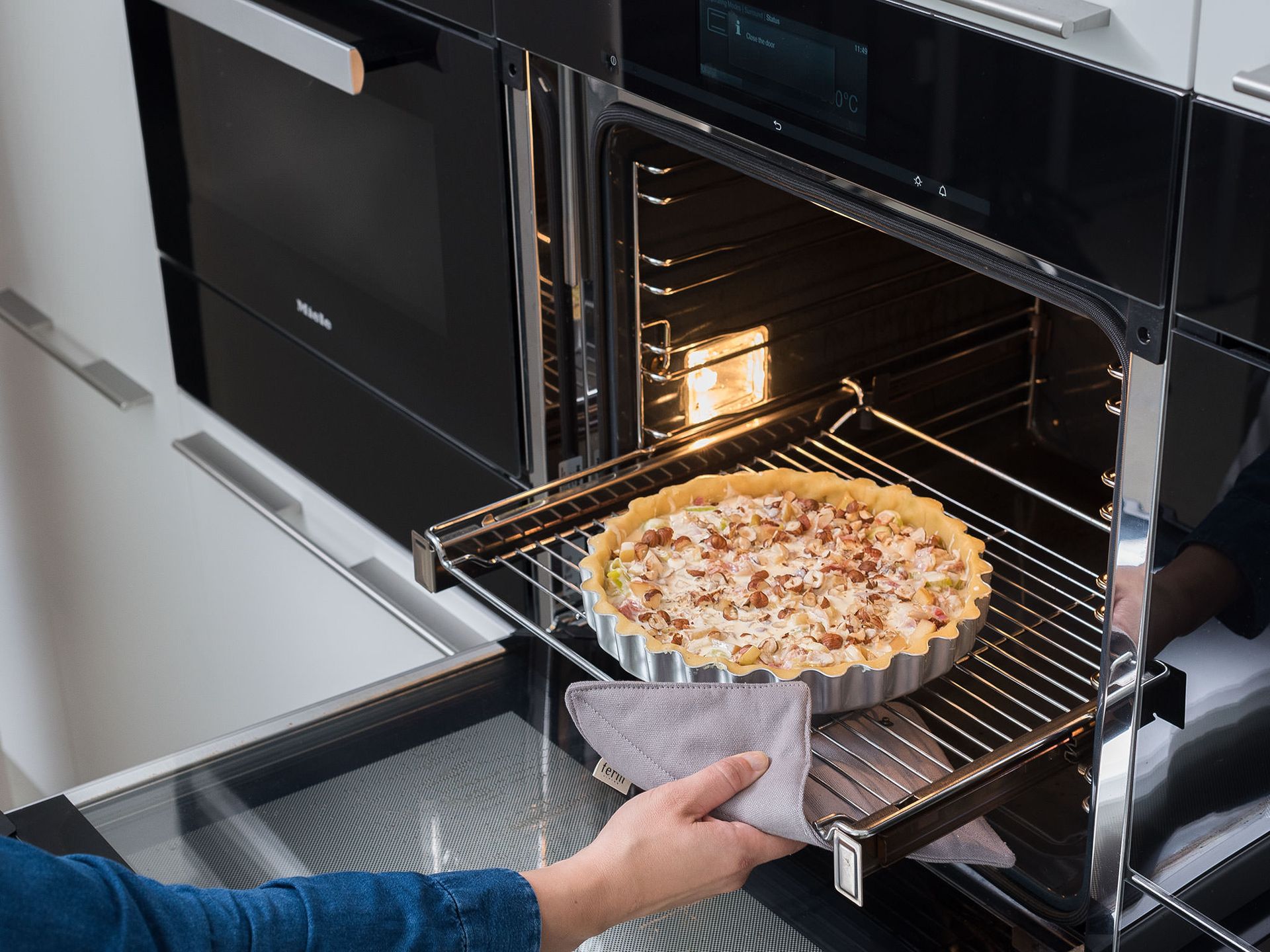 Leek and apple quiche with bacon | Recipe | Kitchen Stories